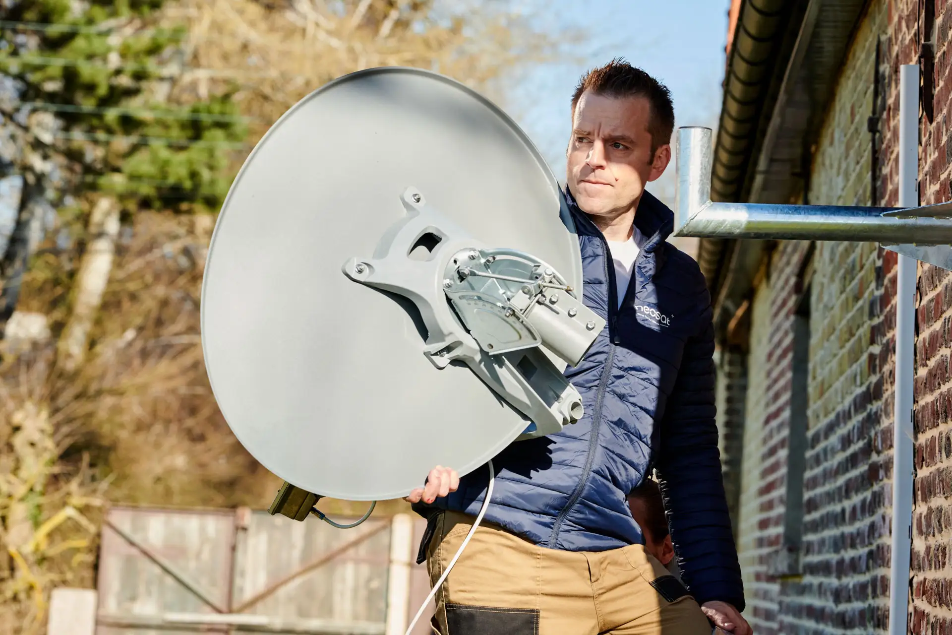 Matériel et installation du Kit Satellite | neosat